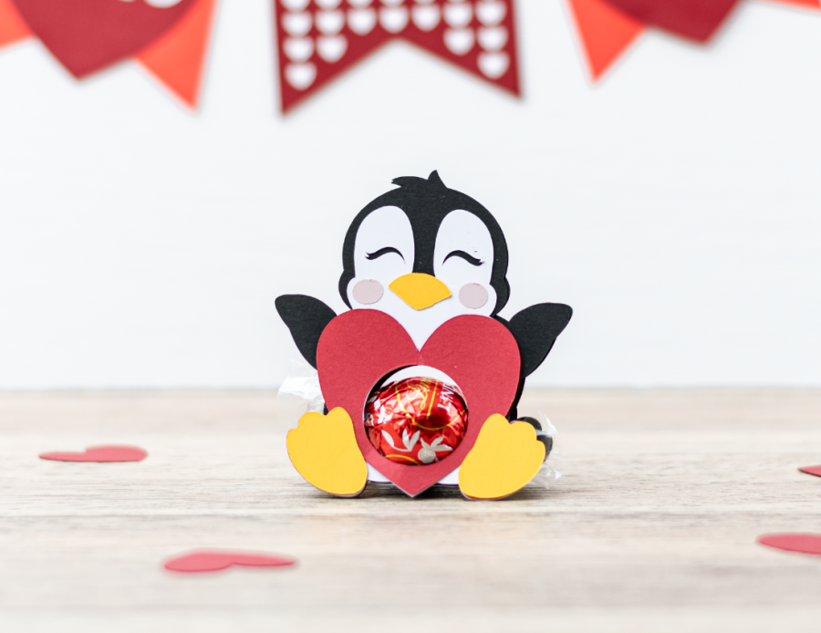 Valentine's day Cute Penguin candy holder - FREE SVG - BanettaDesigns
